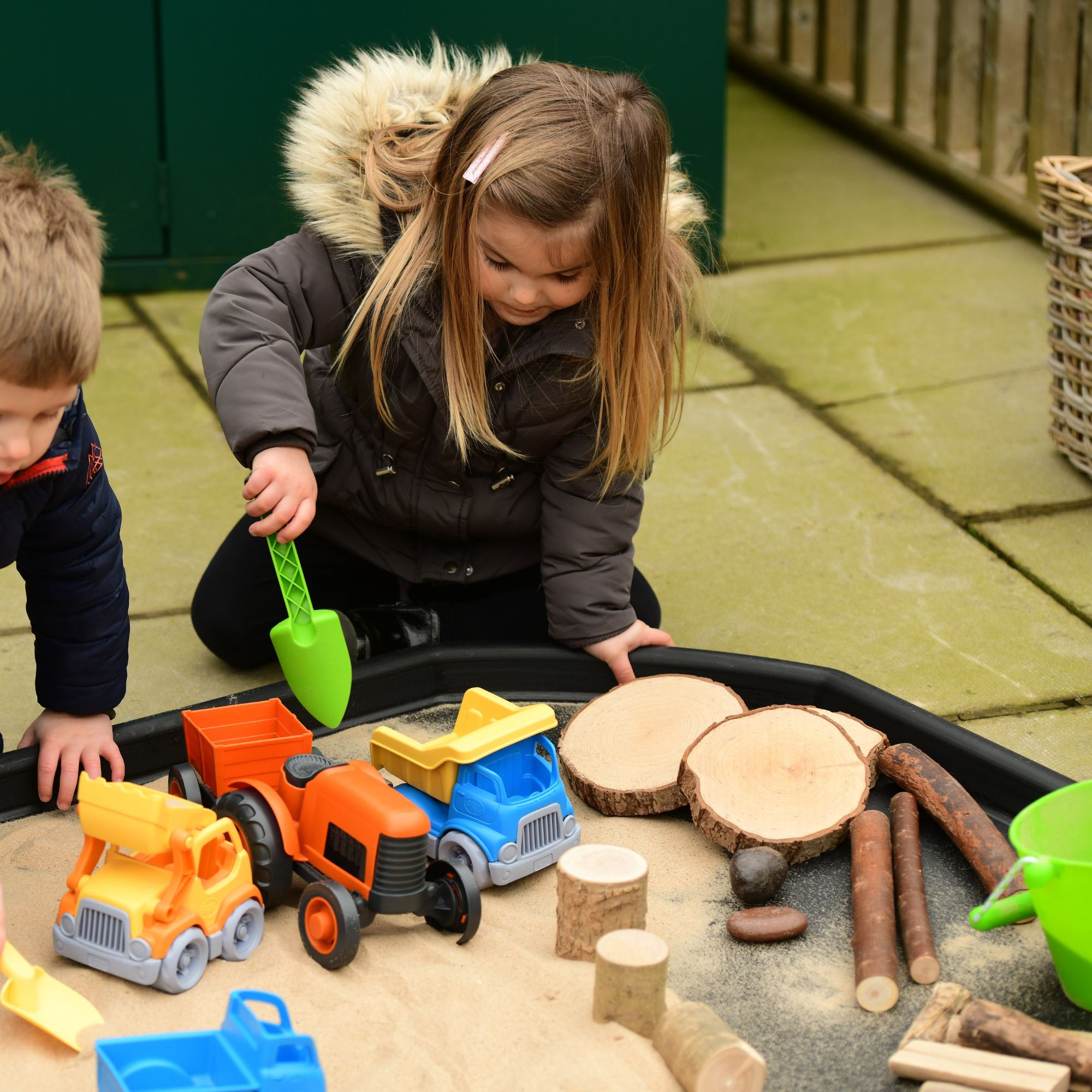Large Octagonal Tuff Tray